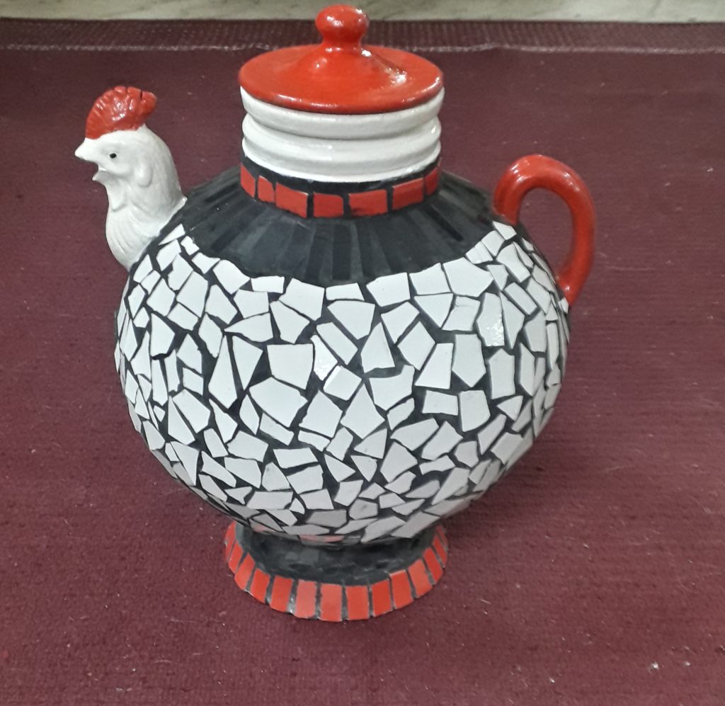 Mosaic Hen Pot - The Druids Garden